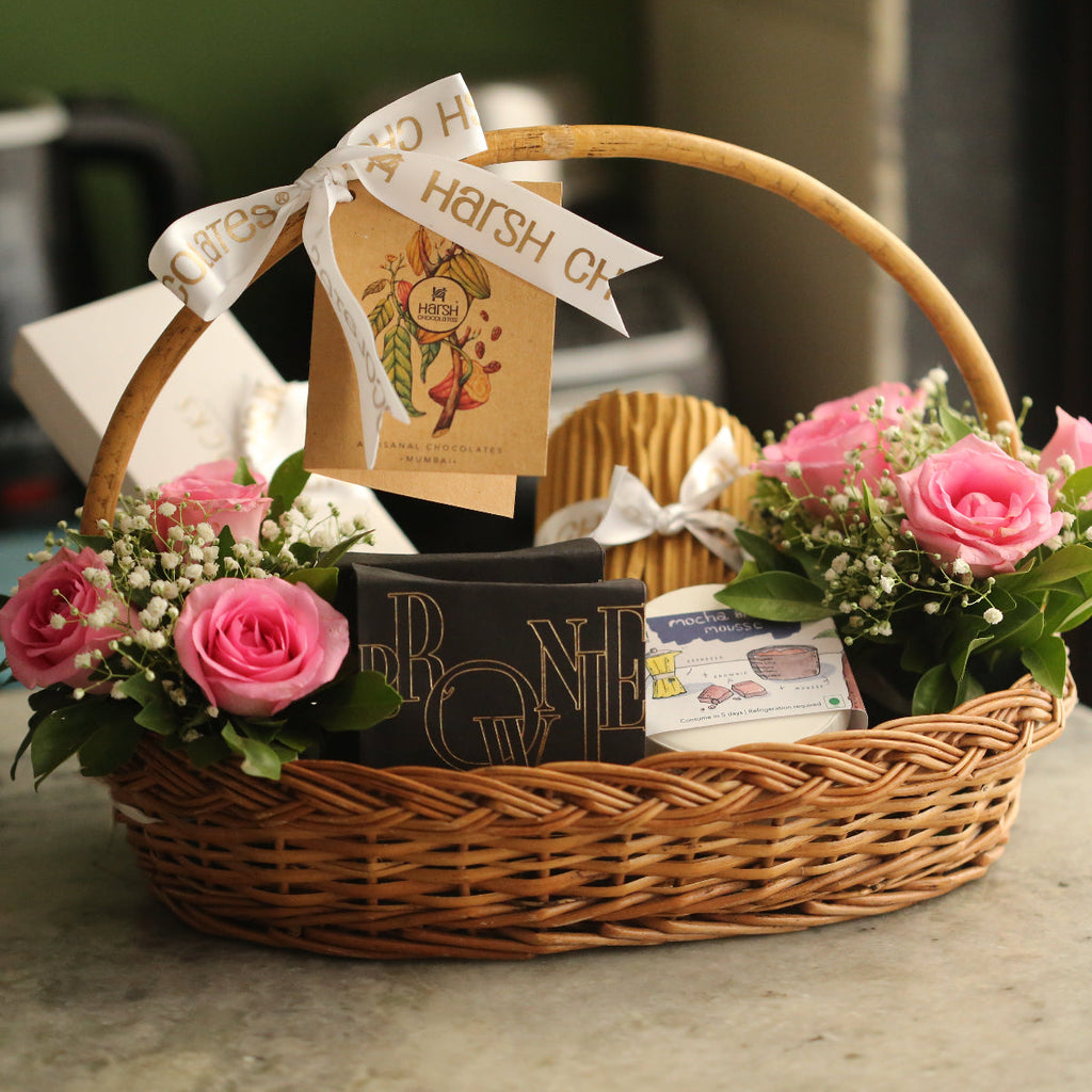 Fresh Flowers + Chocolates : ALL HAMPERS